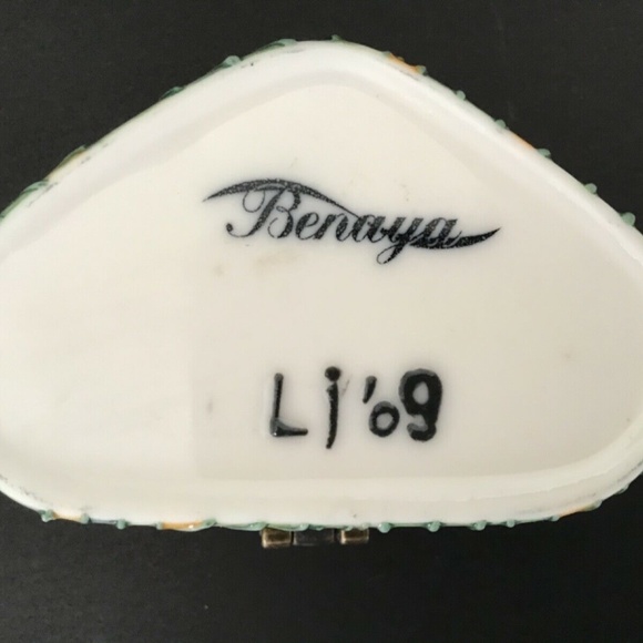 Benaya | Accents | Vintage Benaya Floral Design 22 Trinket Box | Poshmark